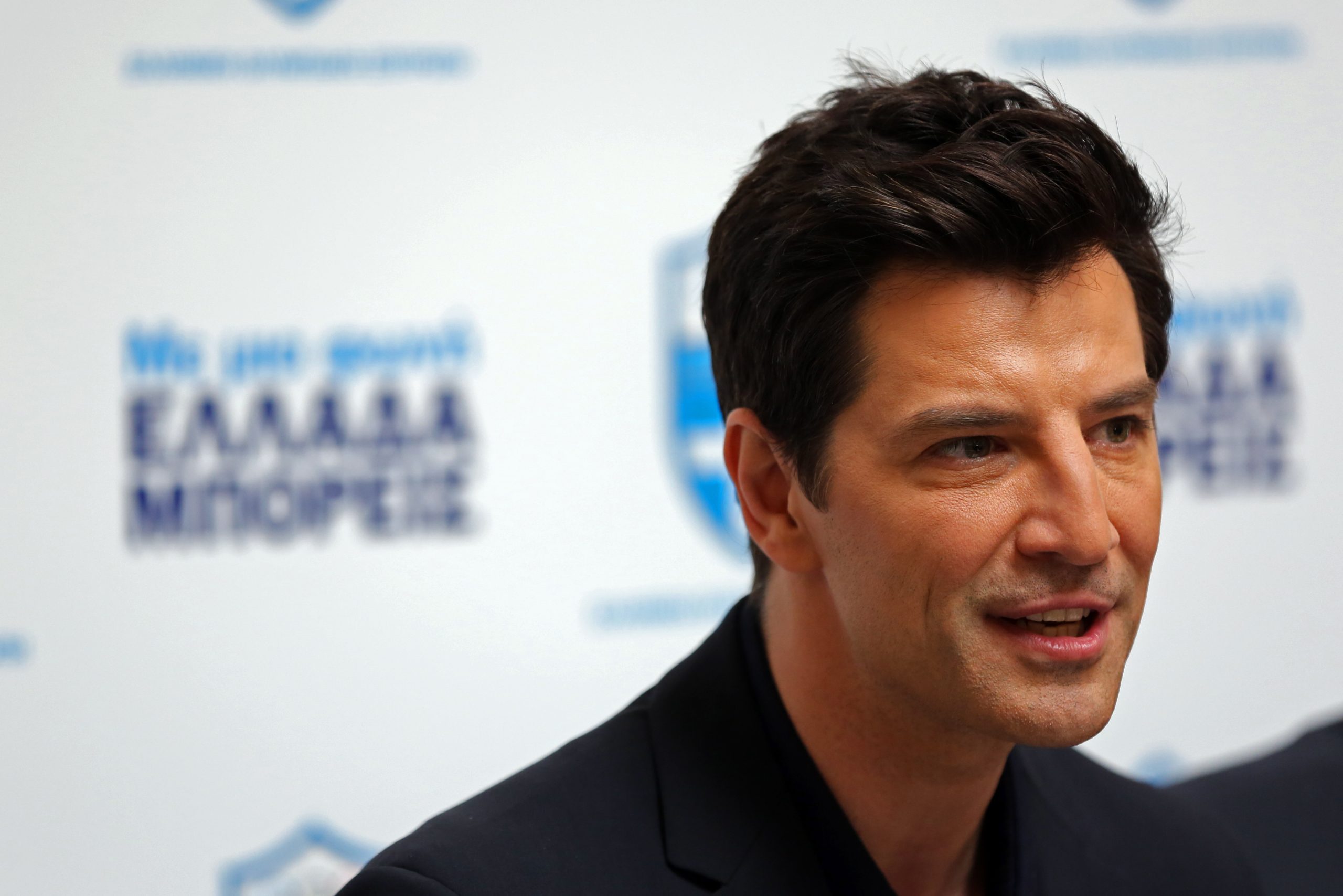 Σάκης Ρουβάς: Ο Νίκος Τερζής του απαγορεύει να ερμηνεύει τα τραγούδια ...