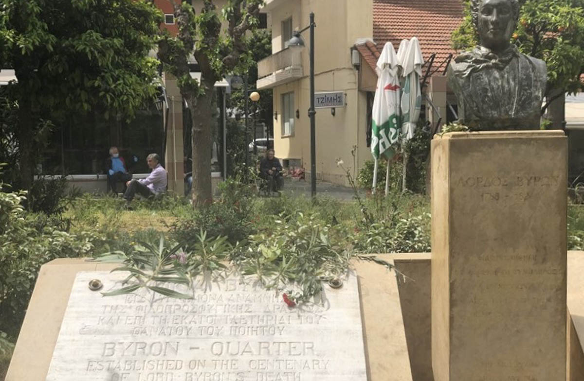 Ανδριάντας του λόρδου Βύρωνα για τα 100 χρόνια από τη δημιουργία του ...